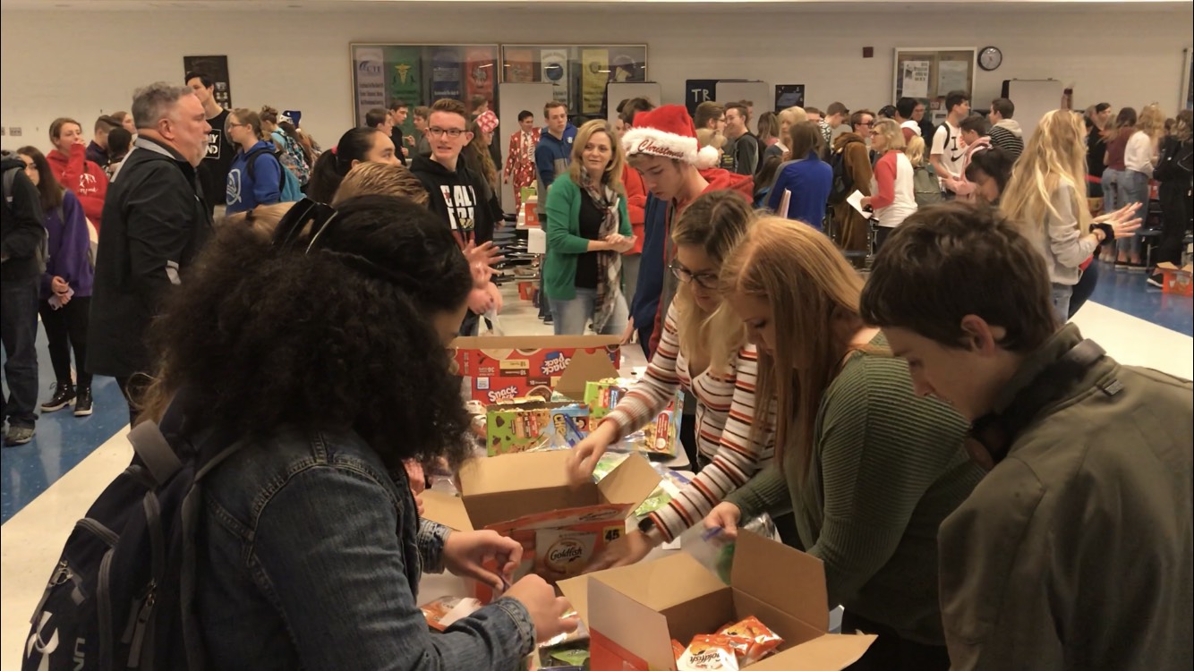 High School Students Have Fun While Fundraising For Local Organizations high-school-students-have-fun-while-fundraising-for-local-organizations
