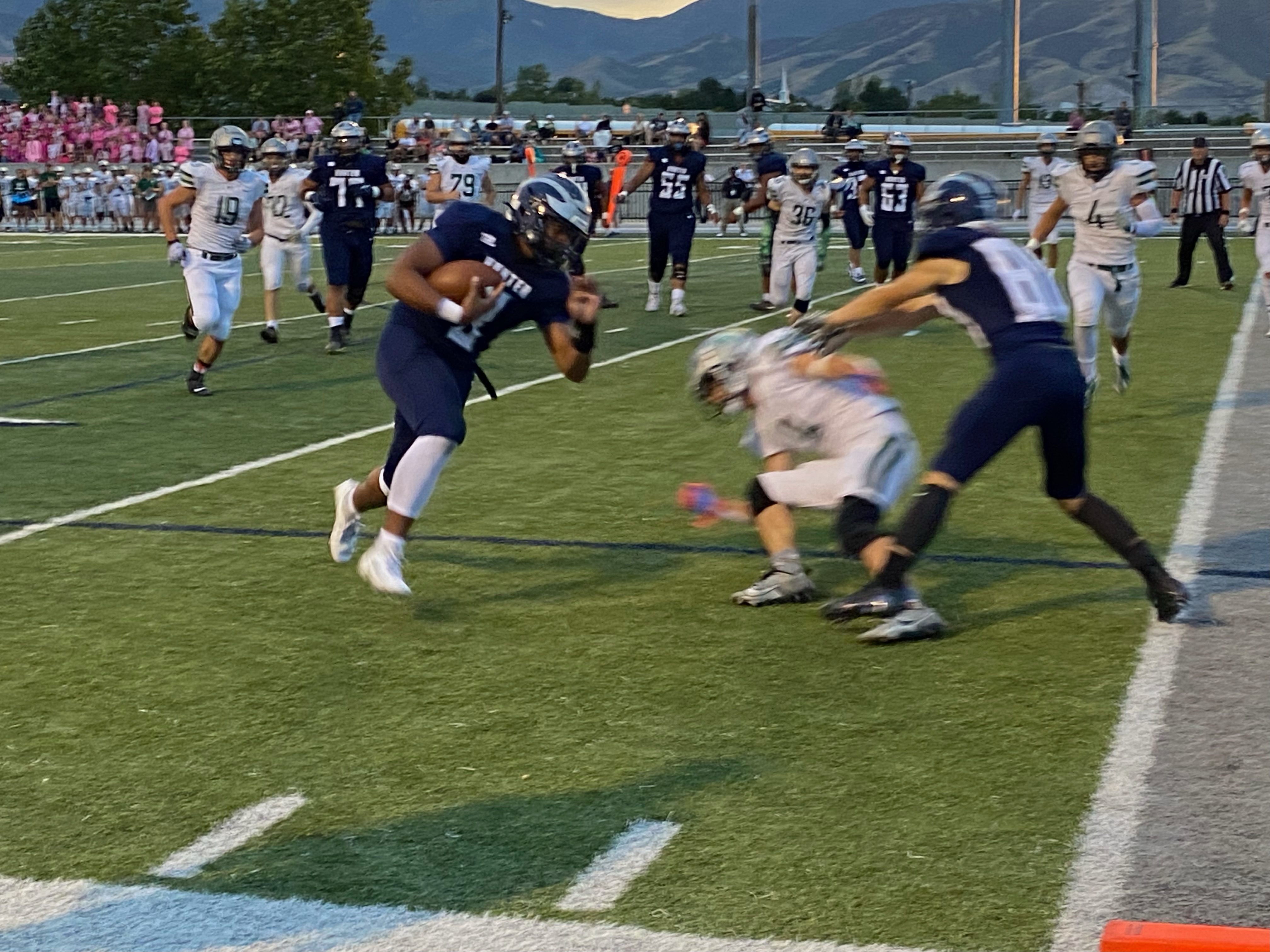 Hunter football plays in new region with familiar foes | West Valley ...