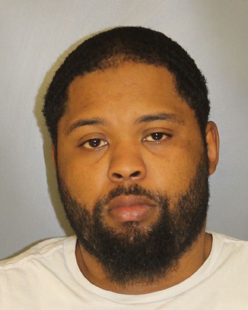 Correctional officer arrested for smuggling and distributing drugs at ...