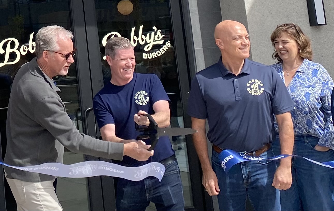 Bobby’s Burgers marks another step in growth for Holladay Hills ...