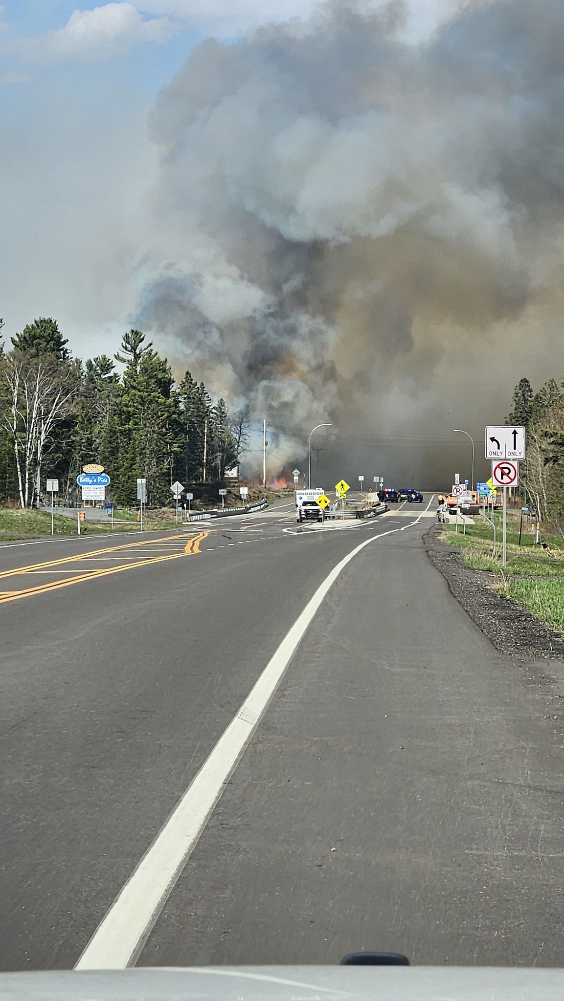 Update: Highway 61 still closed in Two Harbors as wildfire grows, near ...