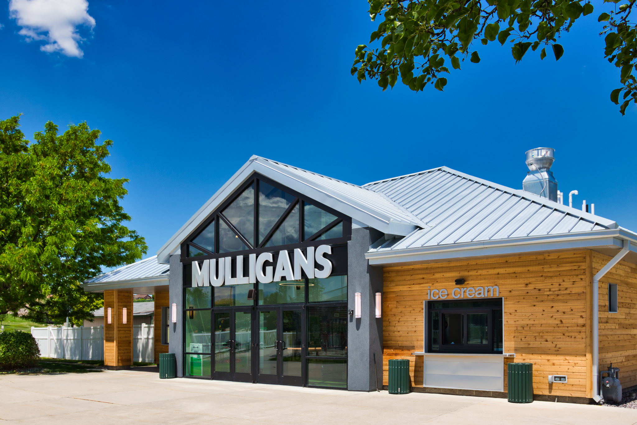 Renovated Mulligans living up to its golf-concept name with new ‘Caddie ...