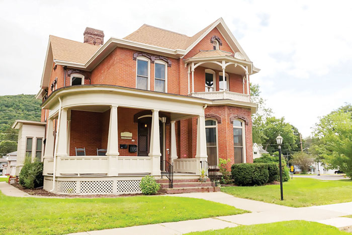 Living to the Fullest at Bampa's House | Mountain Home Magazine