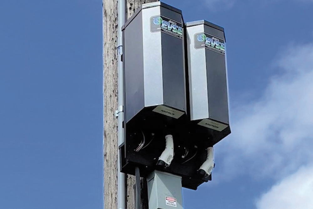 Seattle Providing Electric Vehicle Chargers on Utility Poles | Natural ...